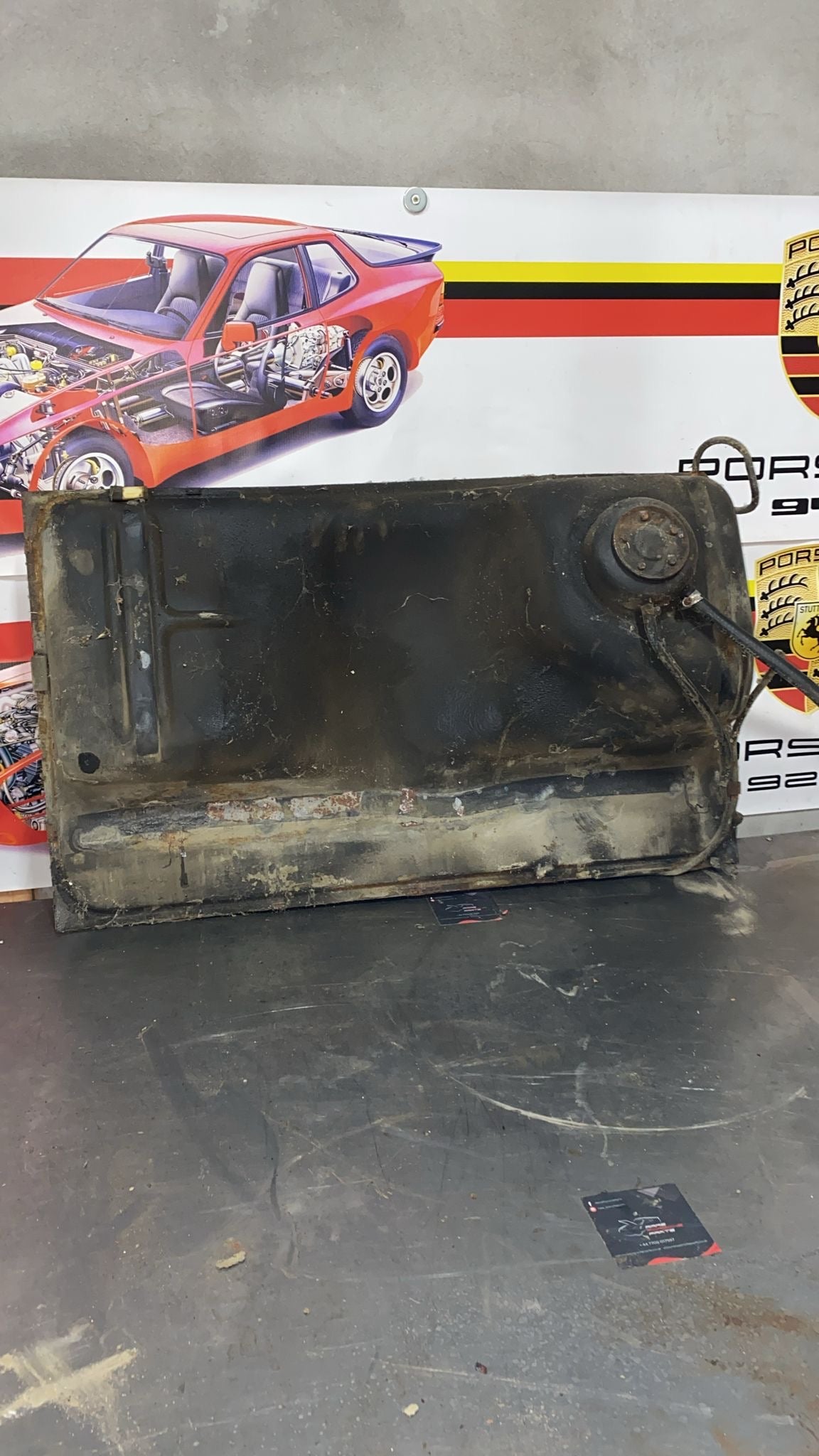 Porsche 924 Metal Fuel tank for early cars with bayonet type fuel leve ...