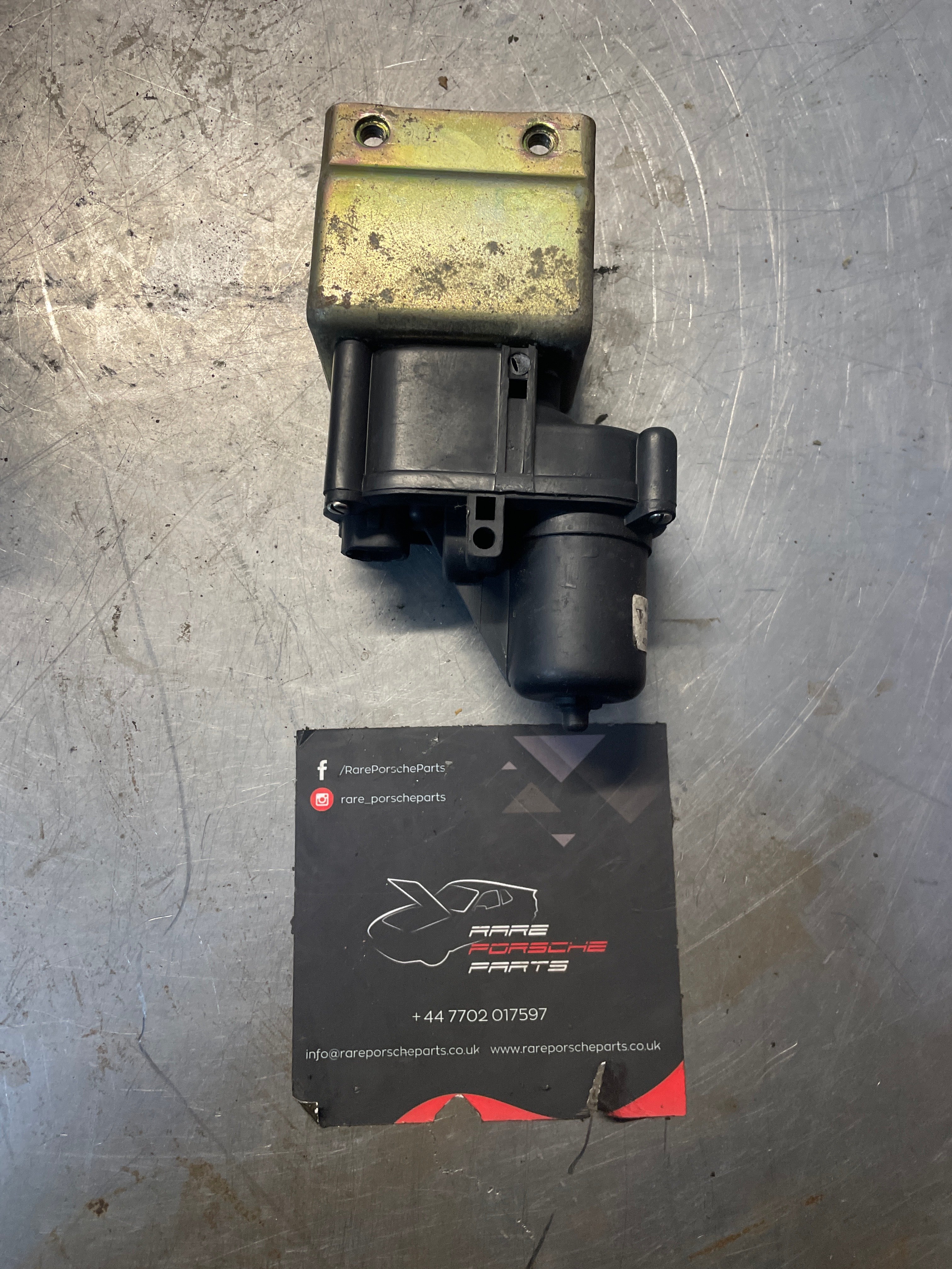 Porsche 928 Tailgate boot lock latch release motor 92862440702, used ...