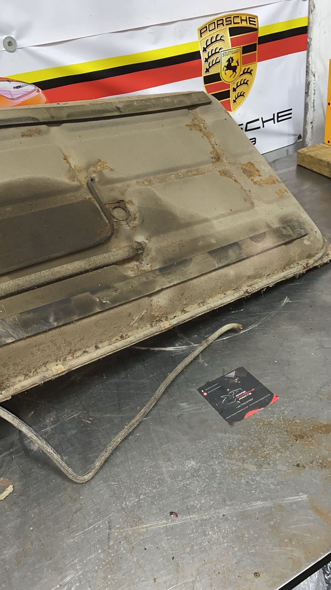 Porsche 924 Metal Fuel tank for early cars with bayonet type fuel leve ...