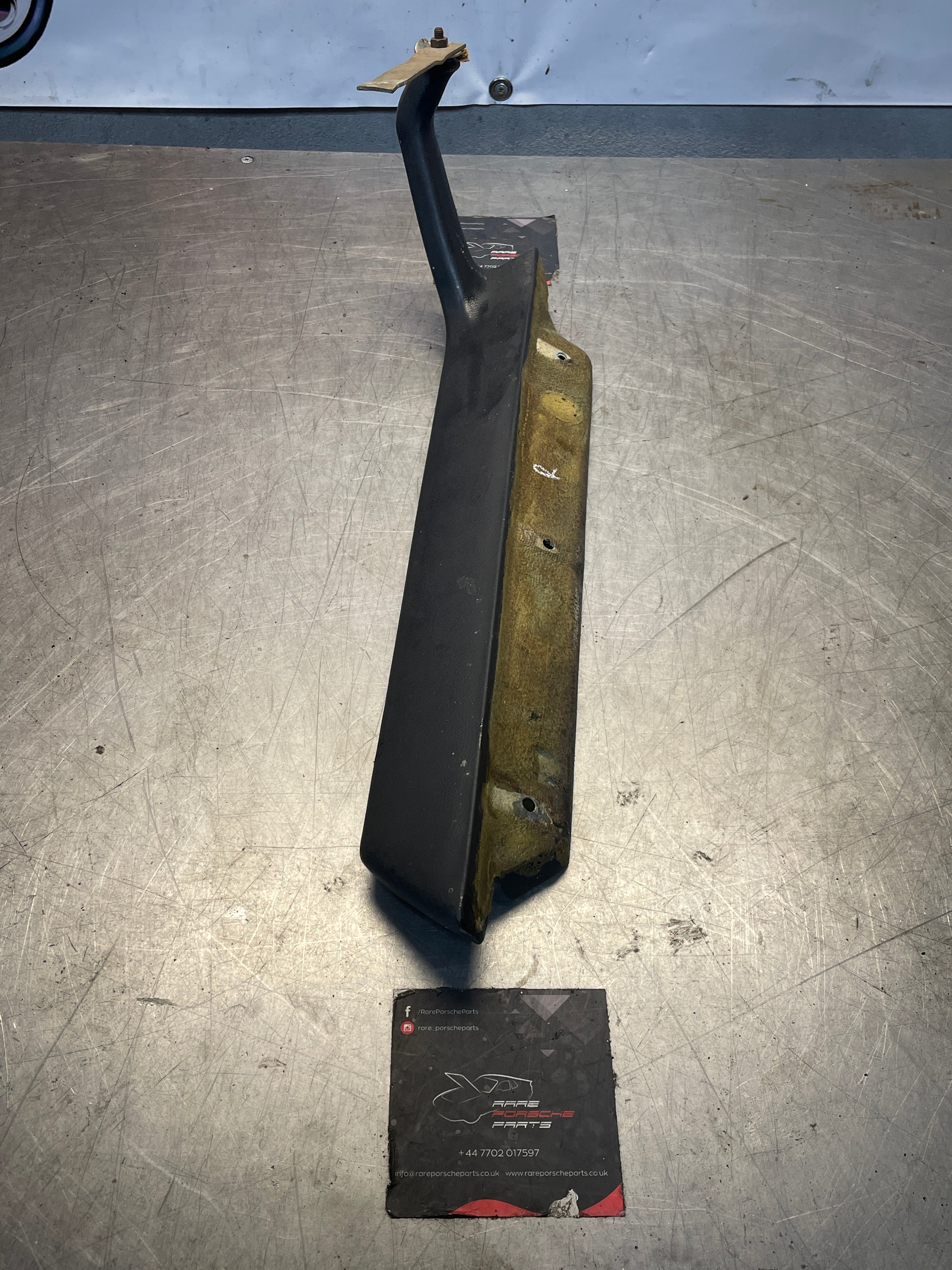 Porsche 924 / 944 Right Door pull handle, Blue, used 477867172 – Rare ...