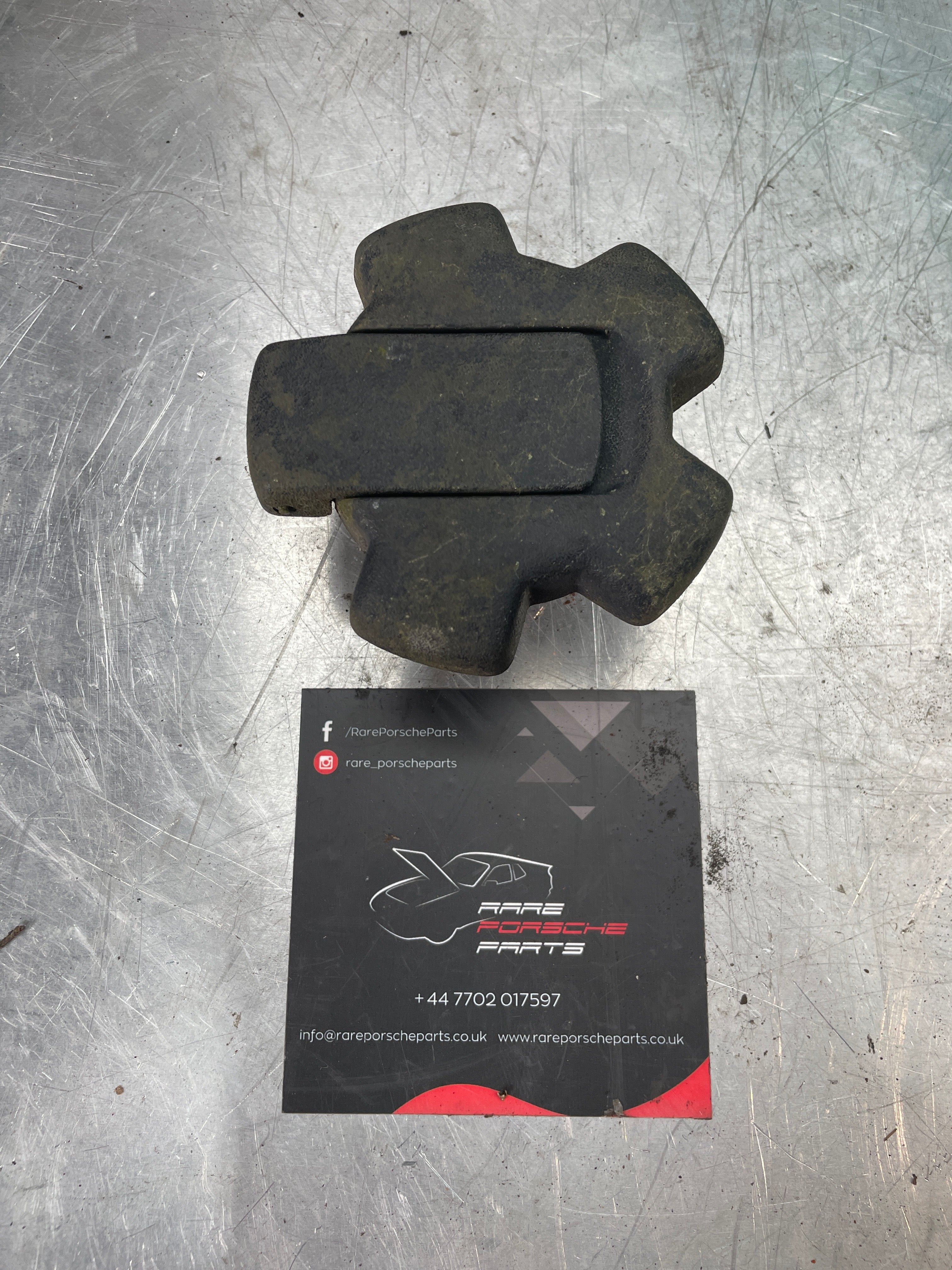 Porsche 924 fuel cap, used – Rare Porsche Parts