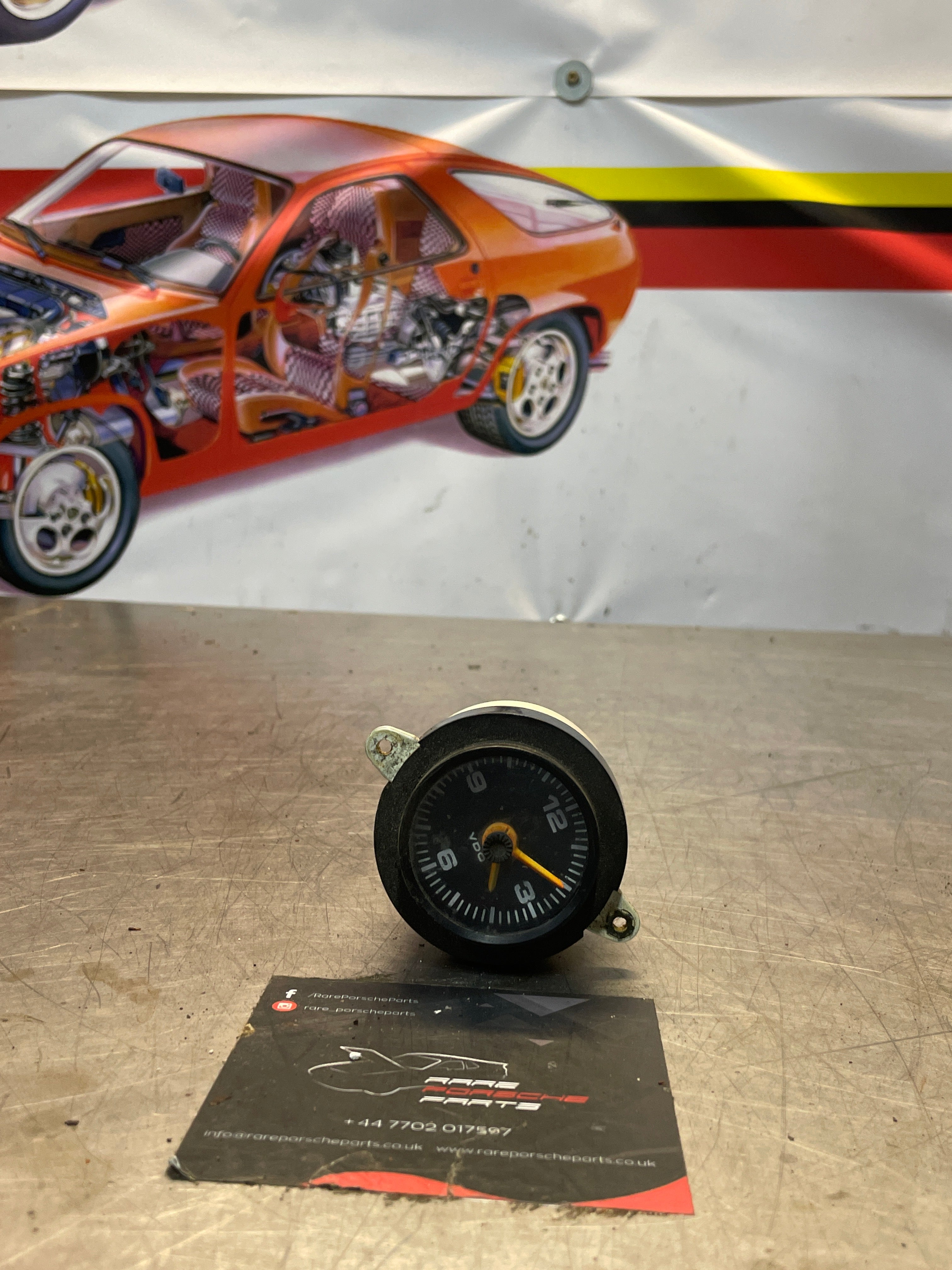 Porsche 928 Dash Center analog clock, used 92864170100 – Rare Porsche Parts