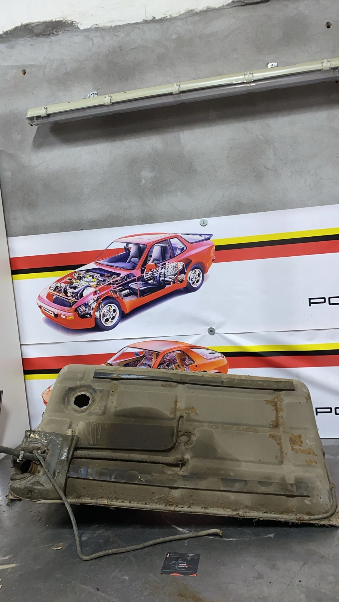 Porsche 924 Metal Fuel tank for early cars with bayonet type fuel leve ...