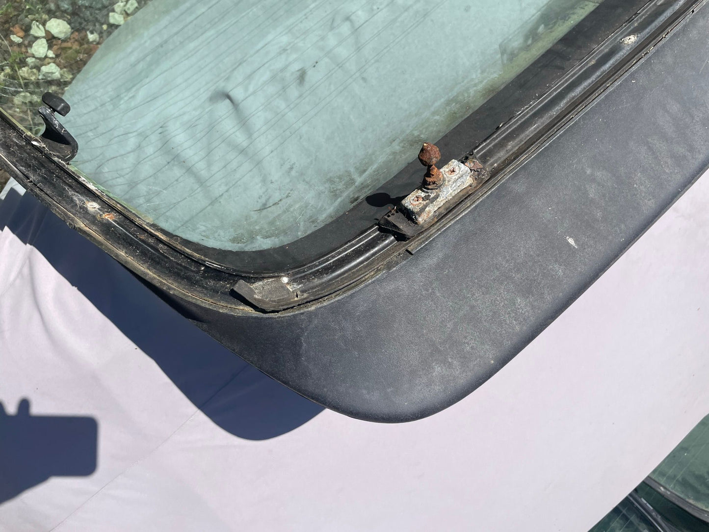 Porsche 944 hatch, Boot lid with rubber spoiler, used – Rare Porsche Parts