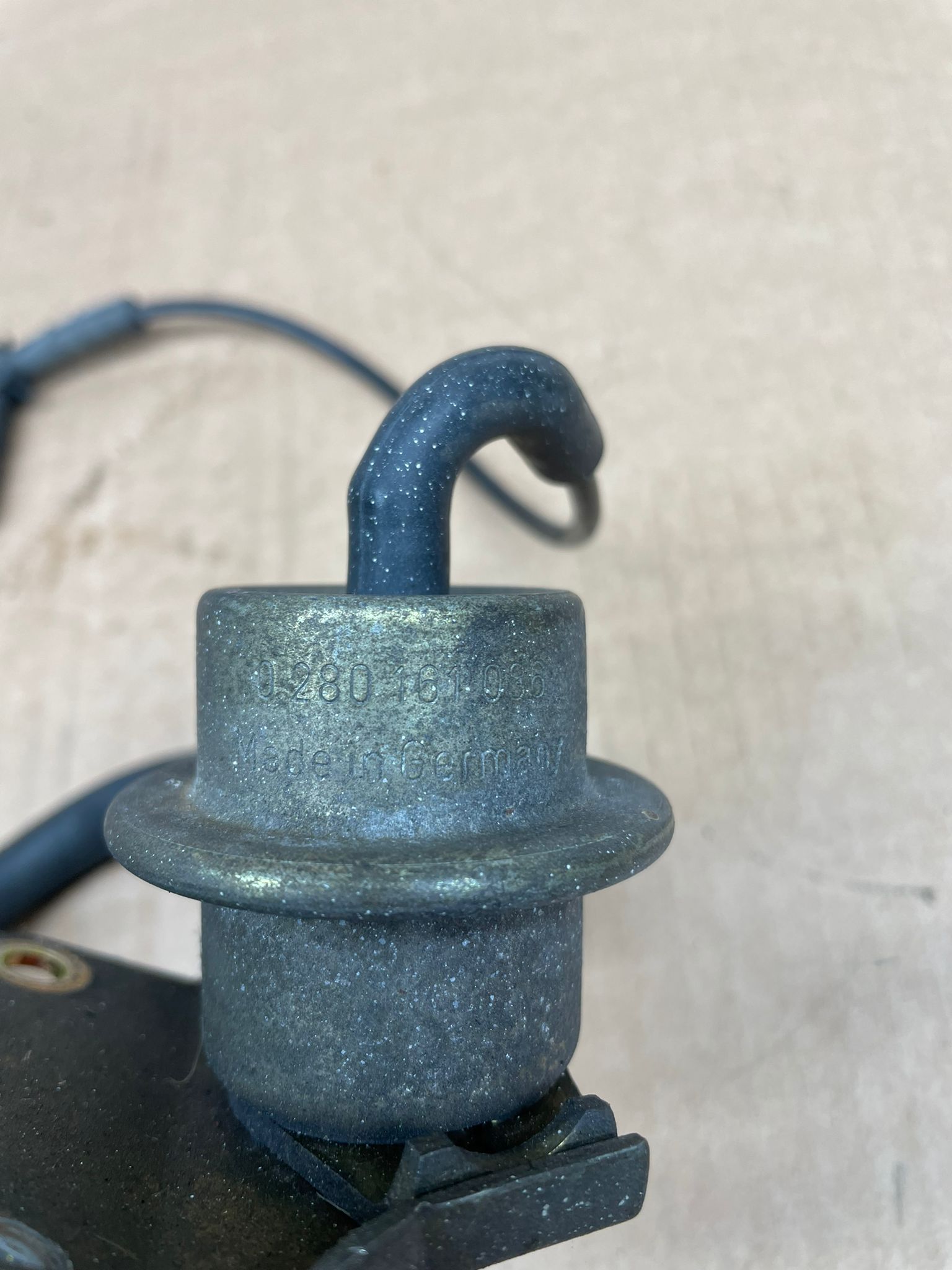 Porsche 944 Fuel Pressure Damper, used 0280161036 – Rare Porsche Parts