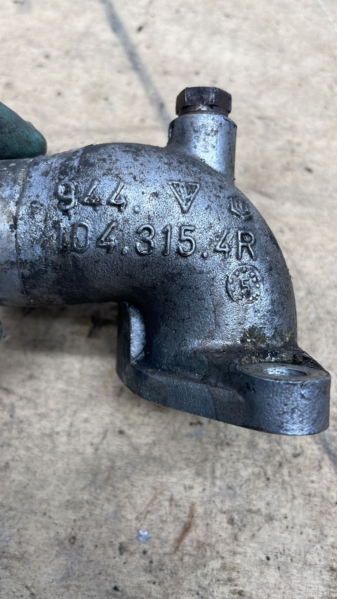 Porsche 924S 944 8v (1982-1989) Engine Cooling System Elbow 9441043154 ...