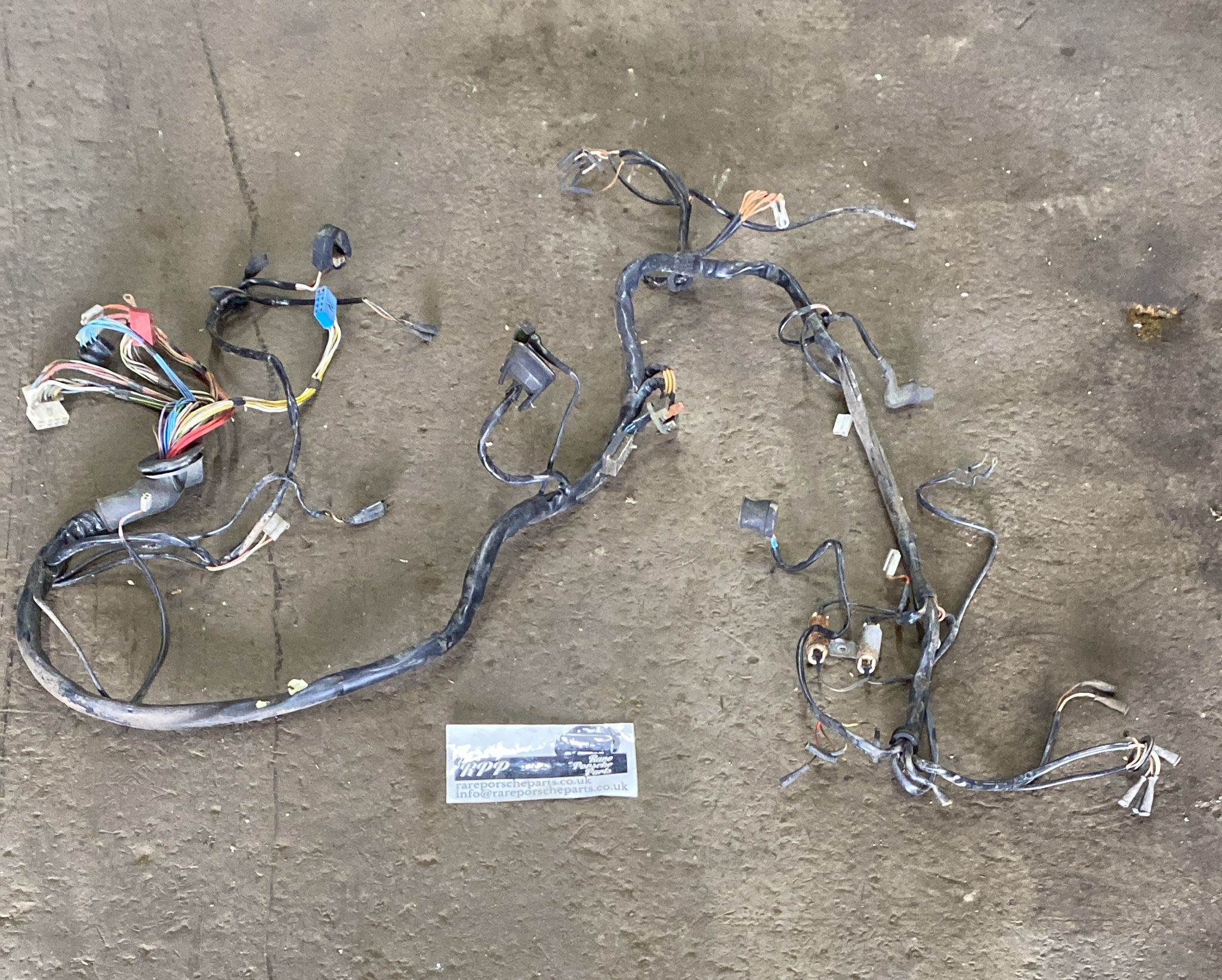 Porsche 928 S engine bay wiring loom, LHD car – Rare Porsche Parts