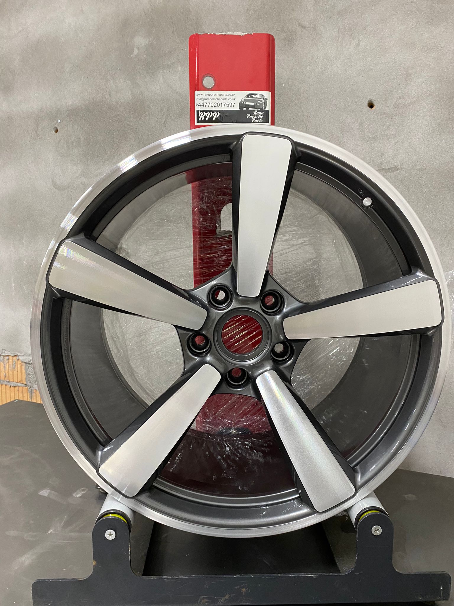 Porsche 992 911 8.5Jx20” front Alloy wheel, ET53, 992601025K, very nic ...