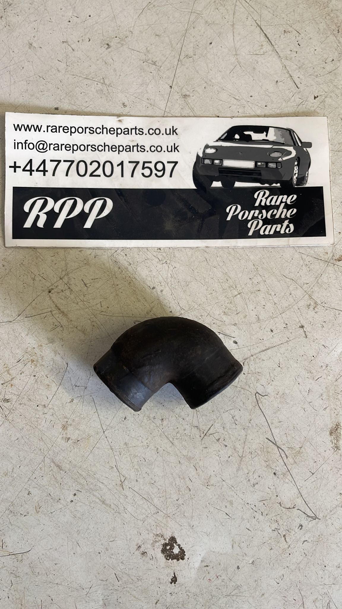 Porsche 924 Turbo Vacuum hose elbow 93111018301, used – Rare Porsche Parts