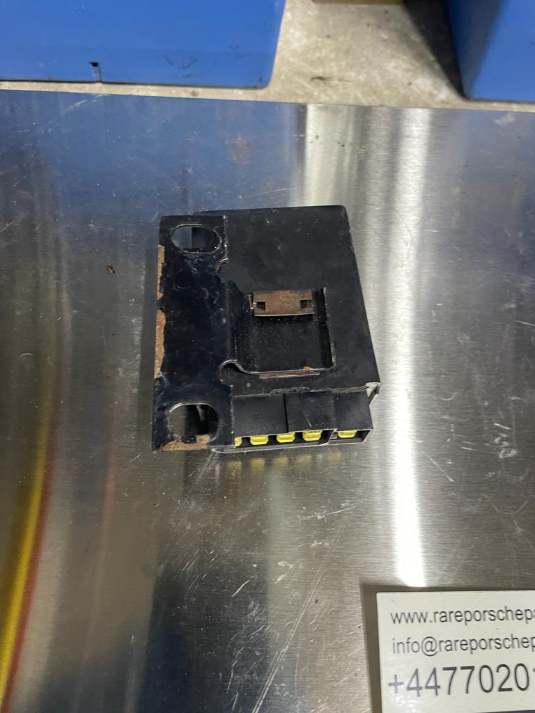 Porsche 911/924/944 Alarm Control Unit Module Relay Hella, used 911637 ...