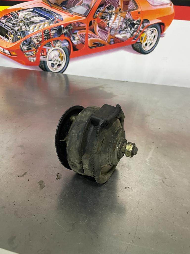 Porsche 928 engine motor mount, used 92837503900 – Rare Porsche Parts