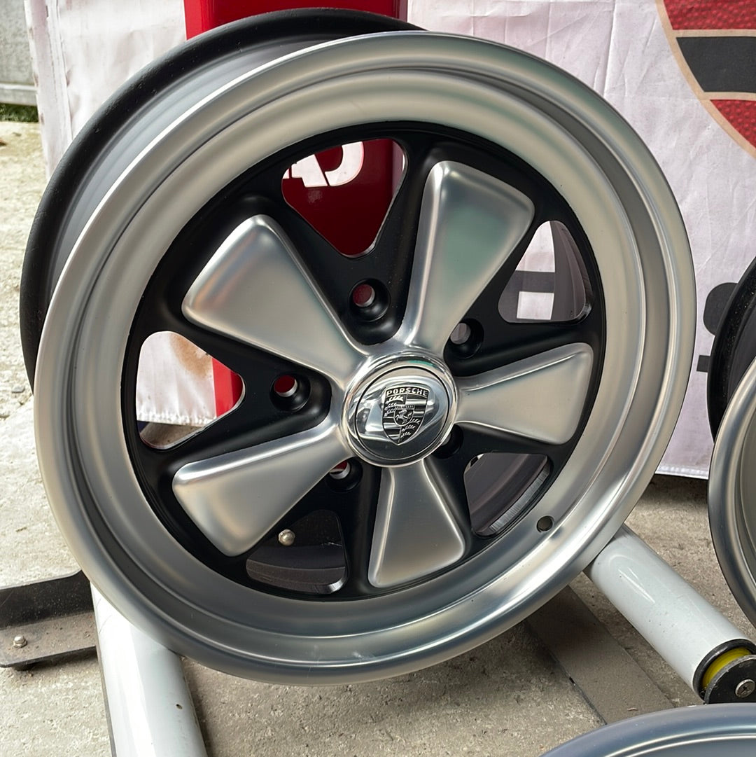 Porsche Fuchs Wheel Set, 6 & 7Jx16 911362115 911362113 With polished C ...
