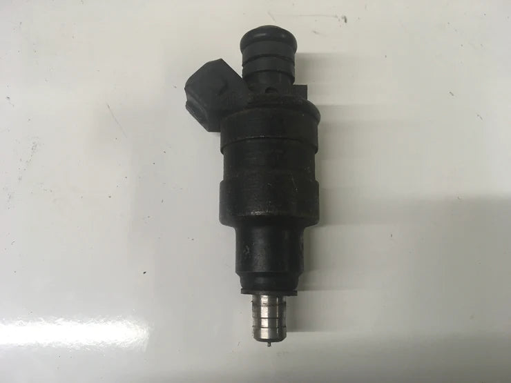 Porsche 944 injector 0280150201 used – Rare Porsche Parts