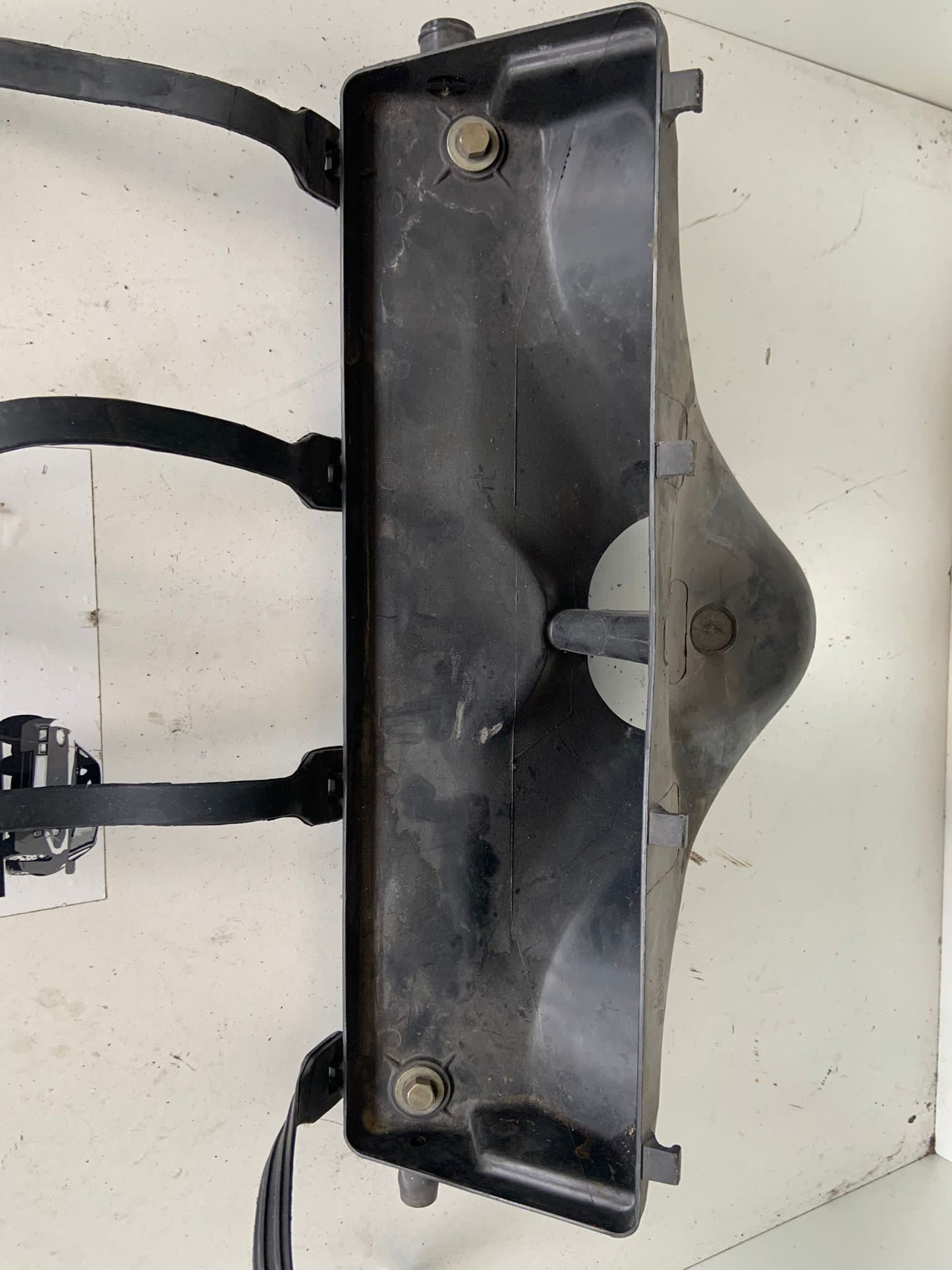 Porsche 928 Air cleaner lower part 92811022900 – Rare Porsche Parts